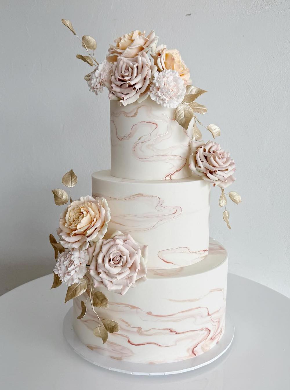 Absolutely Stunning White Wedding Cake Ideas for 2025 – The Styled Aisle